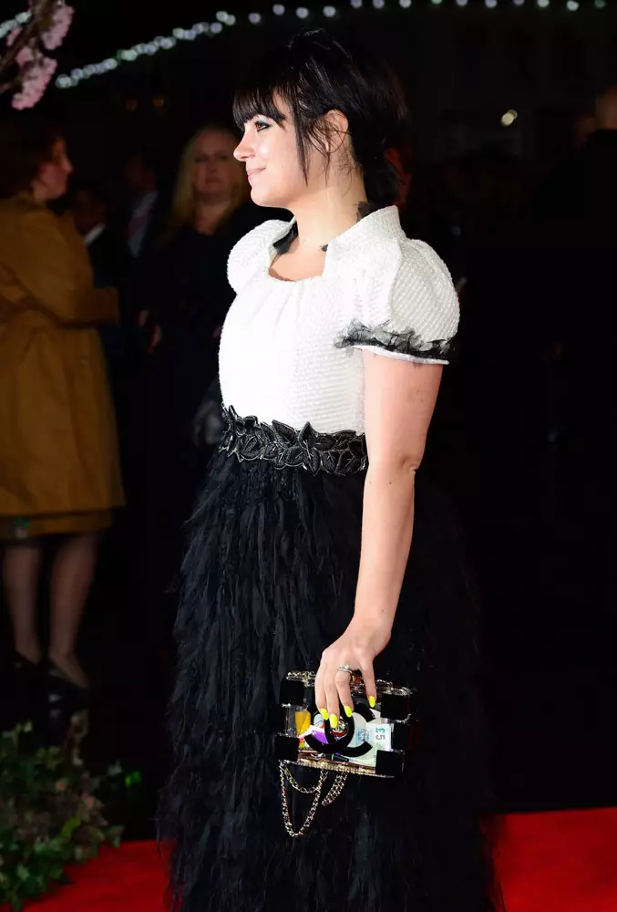 De mange poser af Lily Allen-27