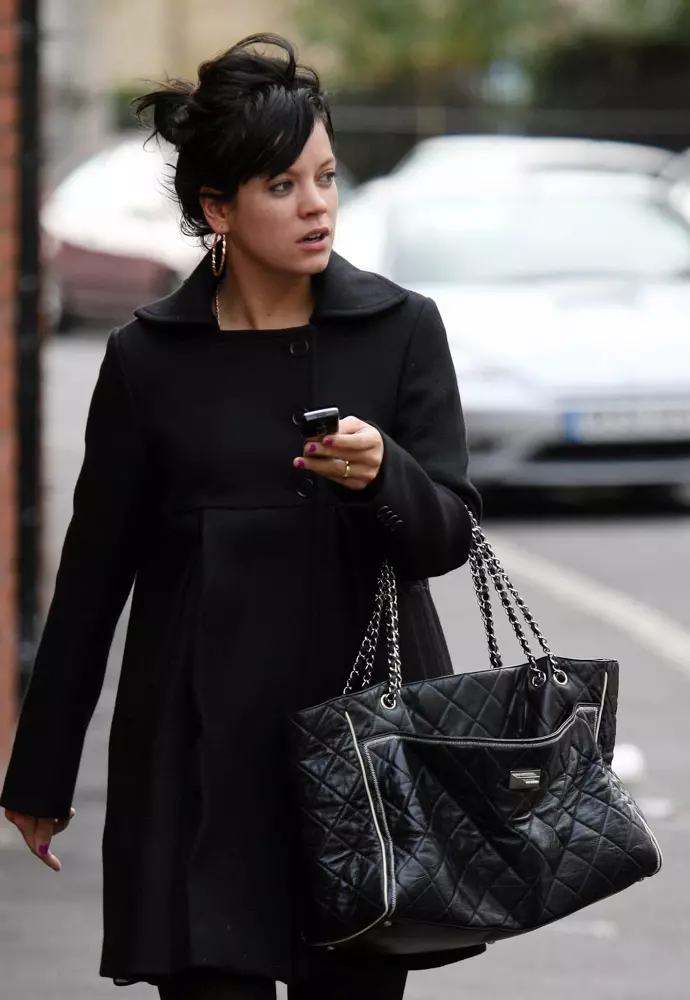 De mange poser af Lily Allen-7