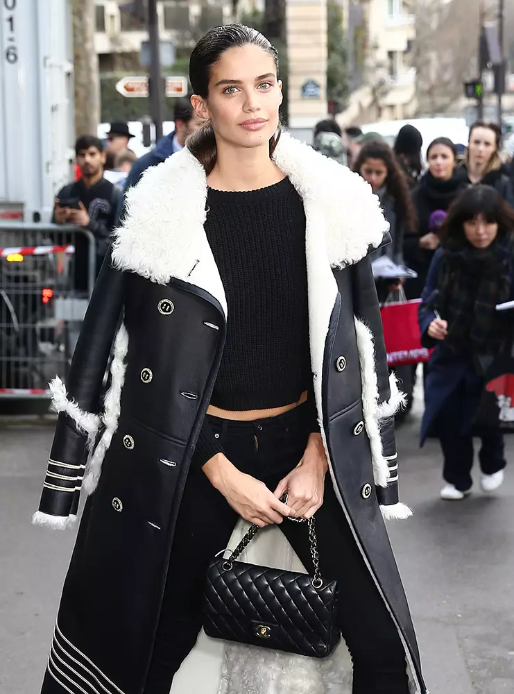 Sara-Sampaio-Chanel-Klasik-Flap-Çanta