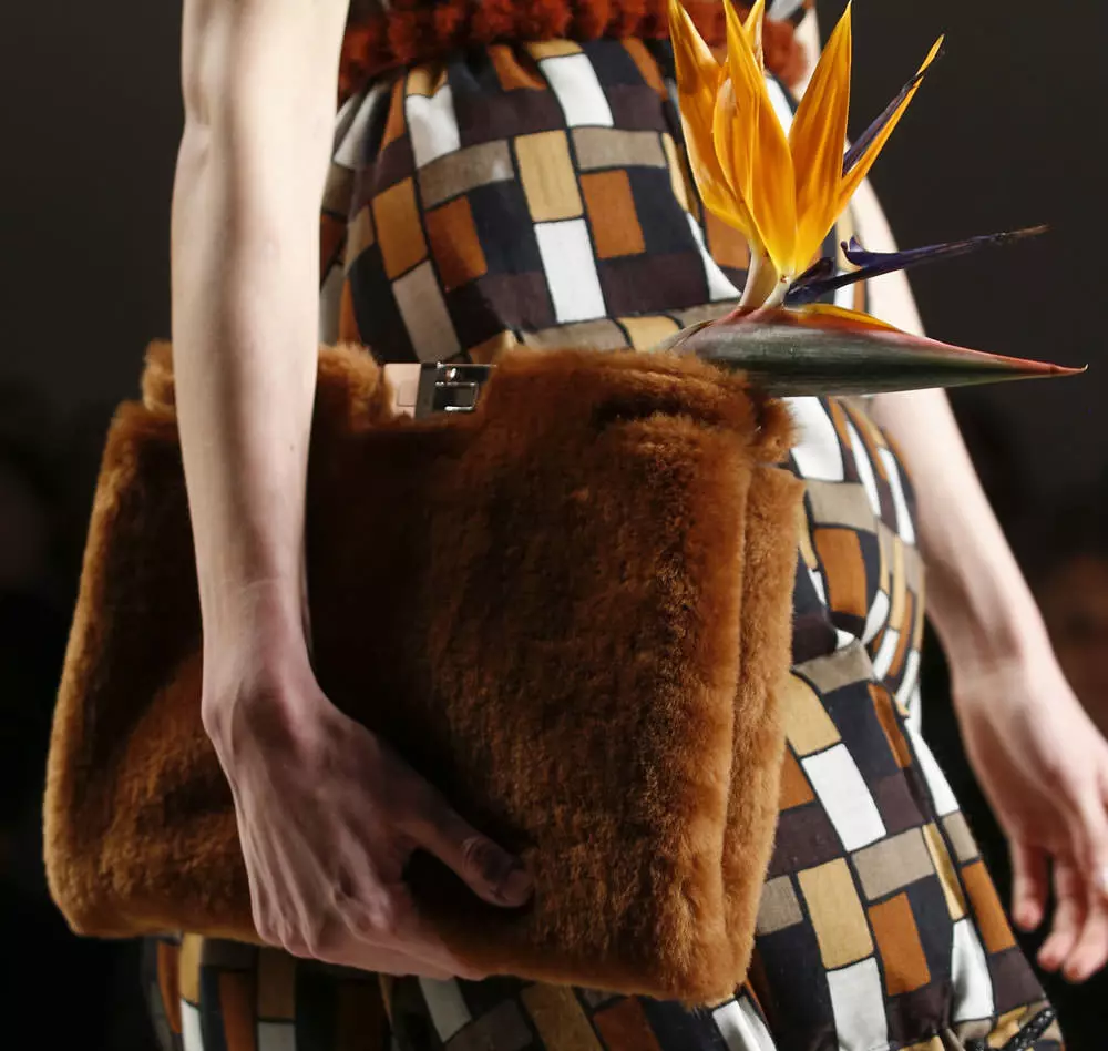 Fendi-Kugwa-2015-Amashashi-27