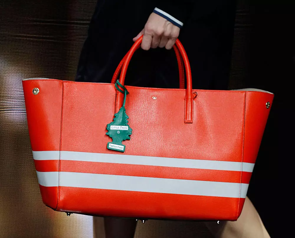 Anya-Hindmarch-Fall-2015-Кол сумкалары-32