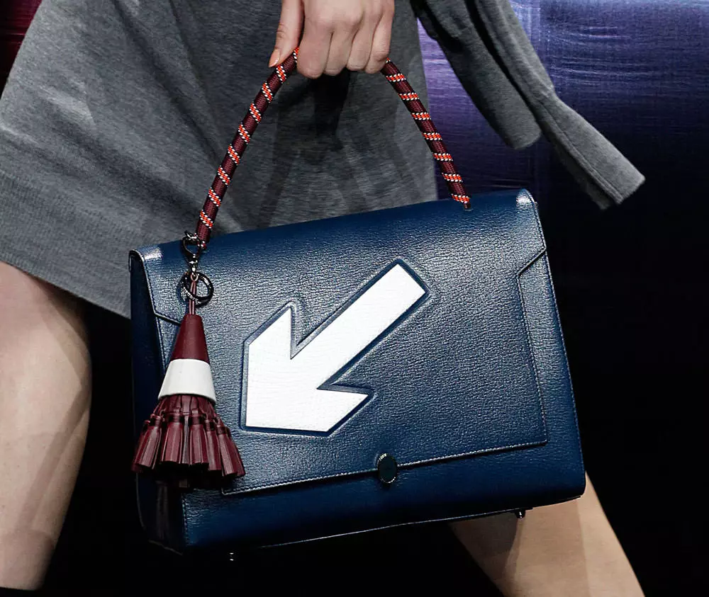 Anya-Hindmarch-Fall-2015-Machau llaw-8