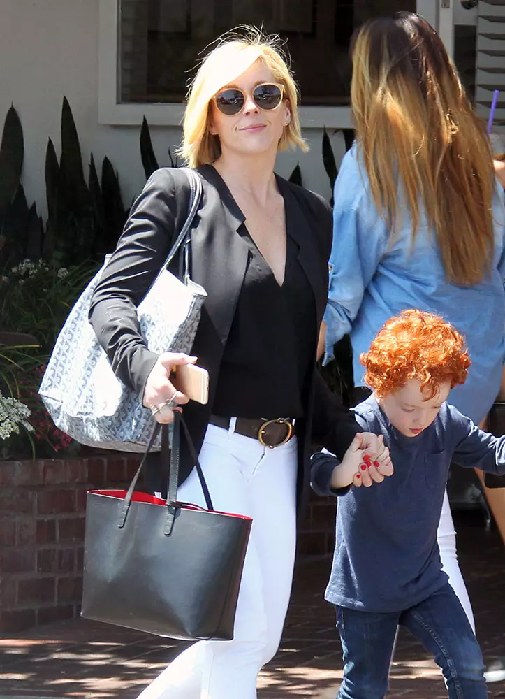 Jane-Krakowski-Goyard-St-Louis-Tote-Mansur-Gavriel-Küçük Çanta