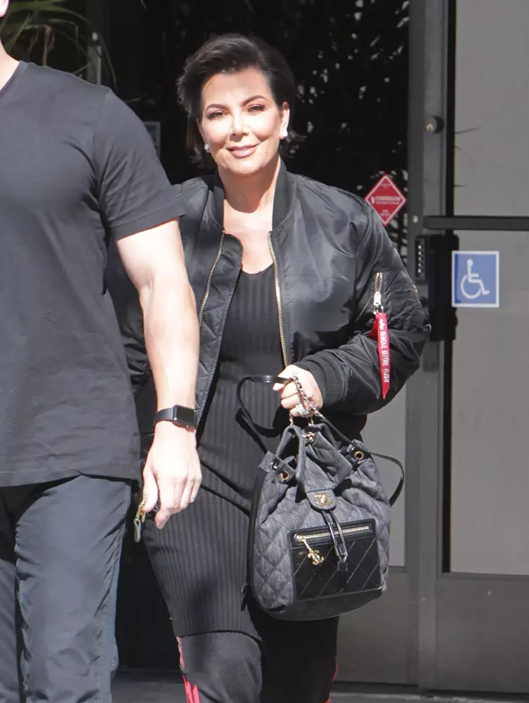 Tidak mengherankan, Kris Jenner Telah Membunuh Permainan Tas Akhir-akhir ini 9115_2