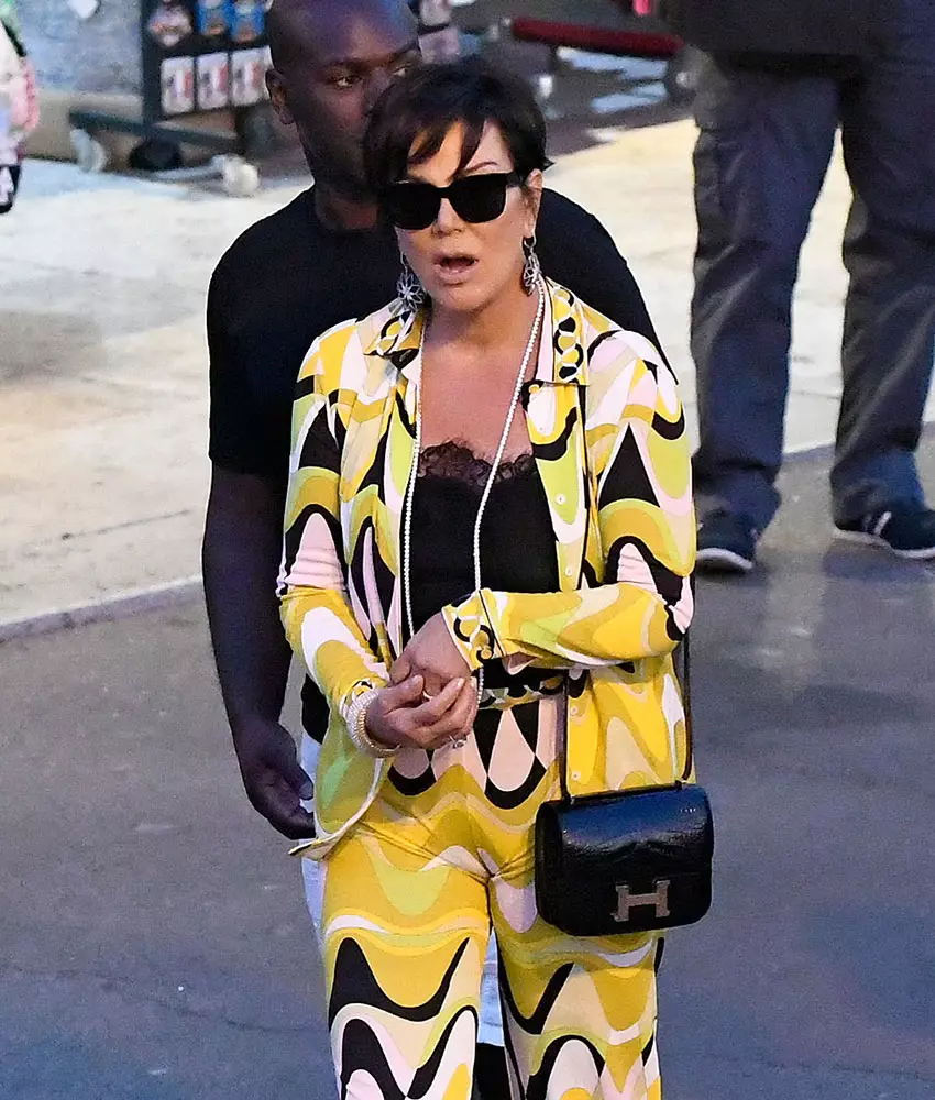 Tidak mengherankan, Kris Jenner Telah Membunuh Permainan Tas Akhir-akhir ini 9115_8