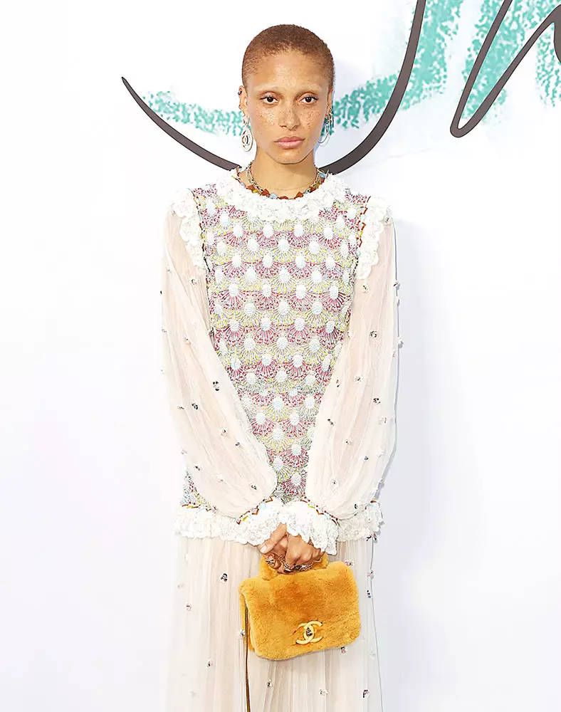 Abongereza Celebs Binjira muri Londere ya Serpentine Gallery Ibirori hamwe na Chanel na Mulberry Bags 9116_2