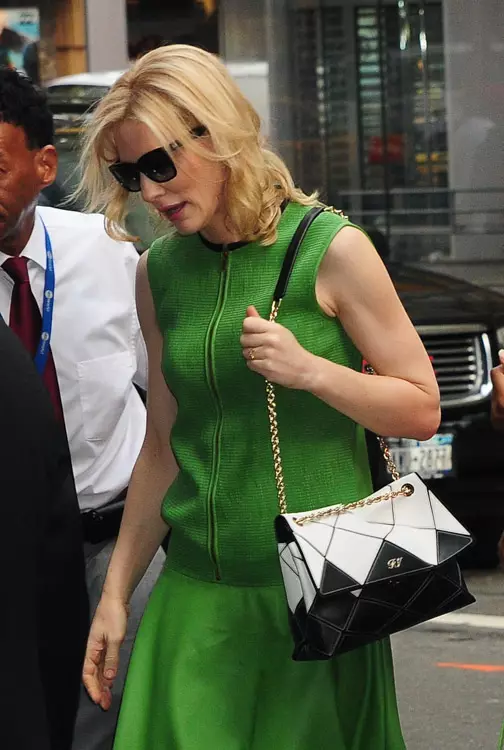 O lo'o ave e Cate Blanchett se ato Roger Vivier Prismick i NYC (1)