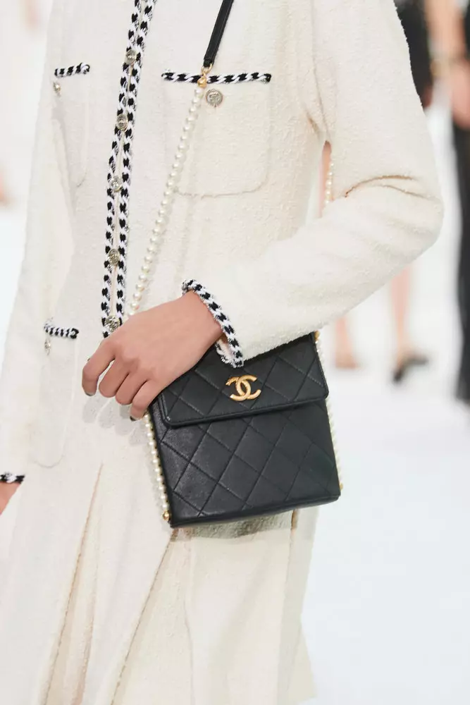 Все вещи Tiny затмили всех в Chanel весной 2021 года 978_14